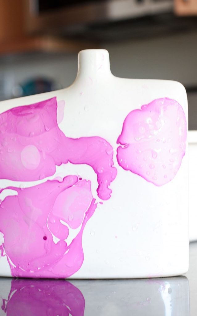 How to: Marble Vase with Nail Polish - The Holiday Mama