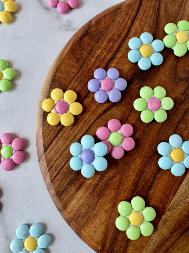 M&M Flowers (Just Two Simple Ingredients!) - The Holiday Mama